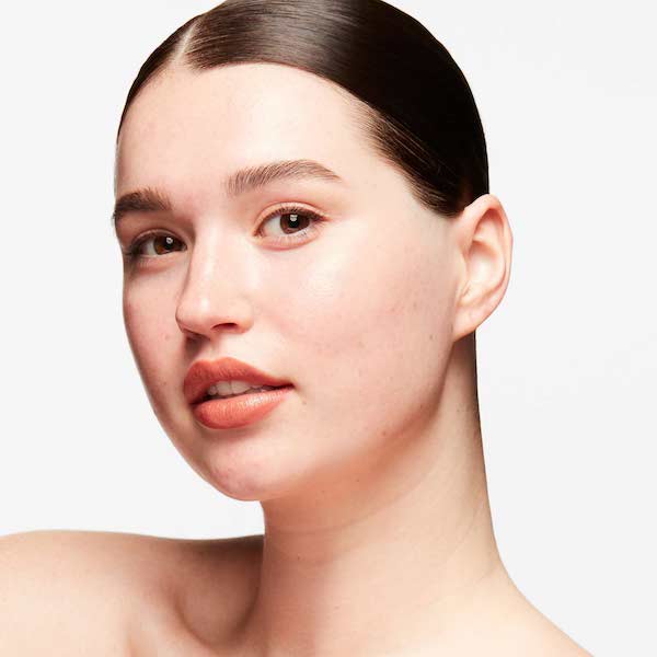 Base Ligera Strobe Dewy Skin Tint - Blush-Bar │ Maquillaje y Cuidado de ...
